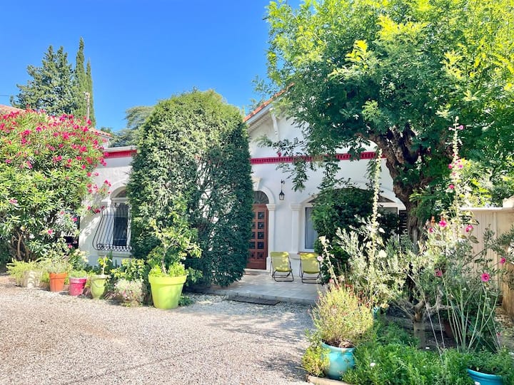 Petite Maison Cosy Sur La Colline - Nîmes