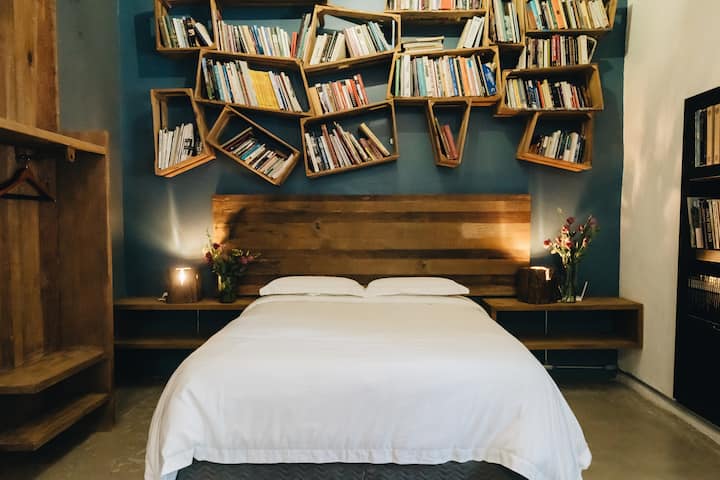 La Calera Library: Comfy, Art & Design. - Oaxaca