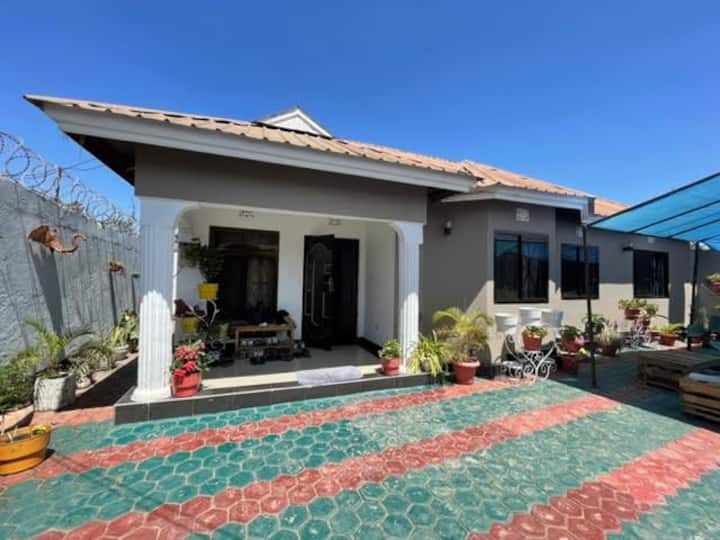 Public House In Arusha - Usa River