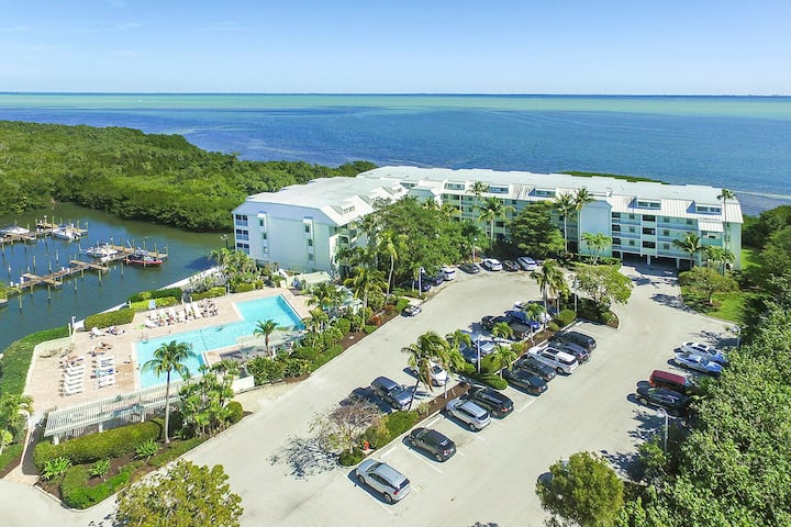 Your Bayfront Getaway! 3 Bedroom / 3 Bath Villa & - North Captiva Island, FL