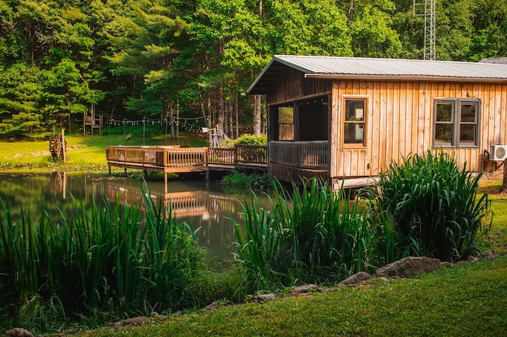 The Pond House with Hot Tub in TN - Guesthouses for Rent in Erwin ...