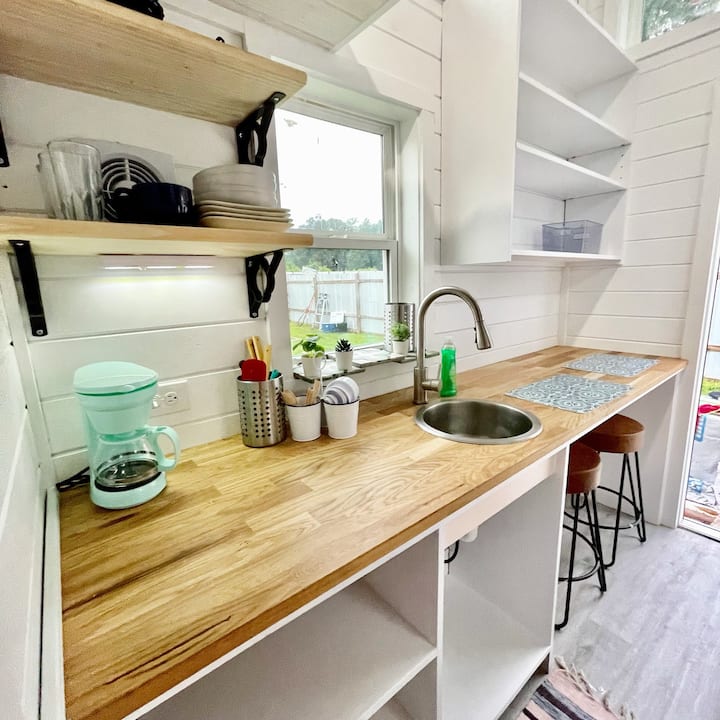 Urban Tiny Haven Tiny, Come Experience Tiny Living - Houston, TX