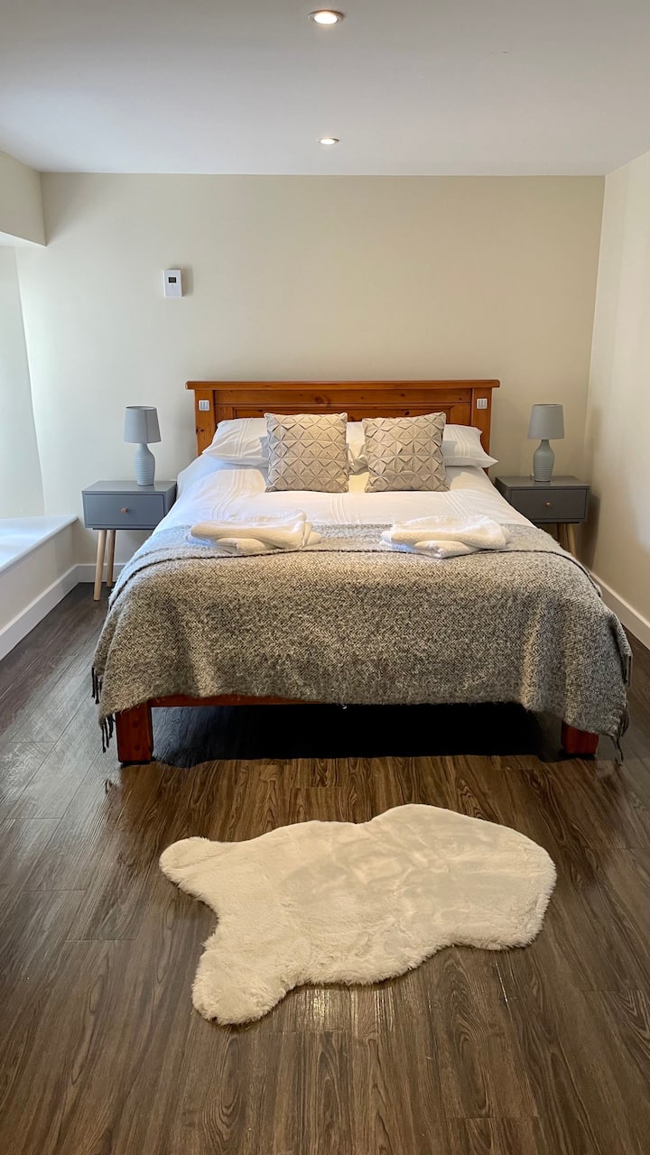 Second Floor Apartment Next To Pubs & Restaurants - Kirkwall
