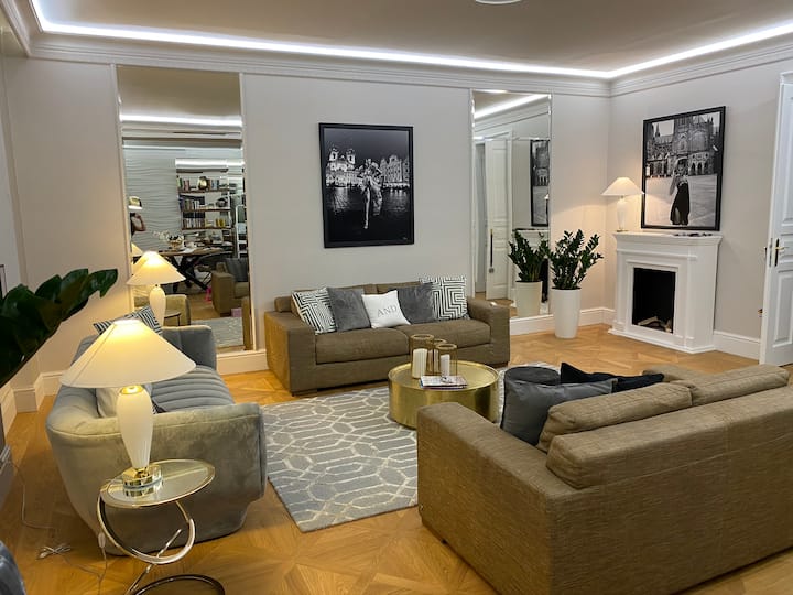 ♕ Amazing Modern Luxury Apartment Gold A/c - Prag