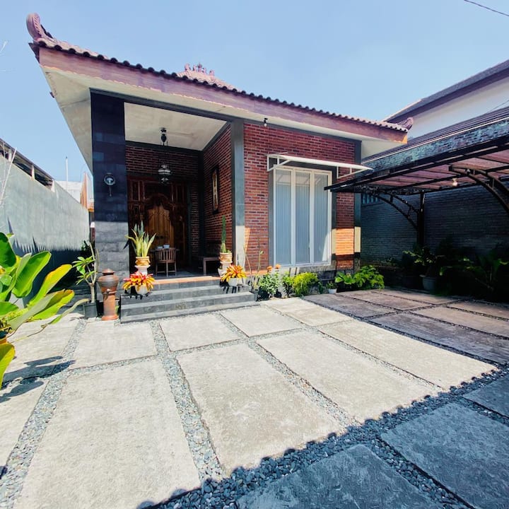 Thon’s House Near Malang City Station - Malang