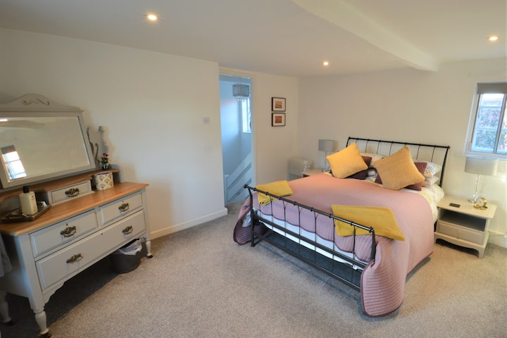 ‘Cosy’ 1 Bed Period Town Cottage - North Walsham - Mundesley
