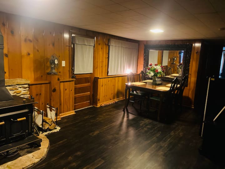 Rustic & Cozy Private Space - Columbia, MO