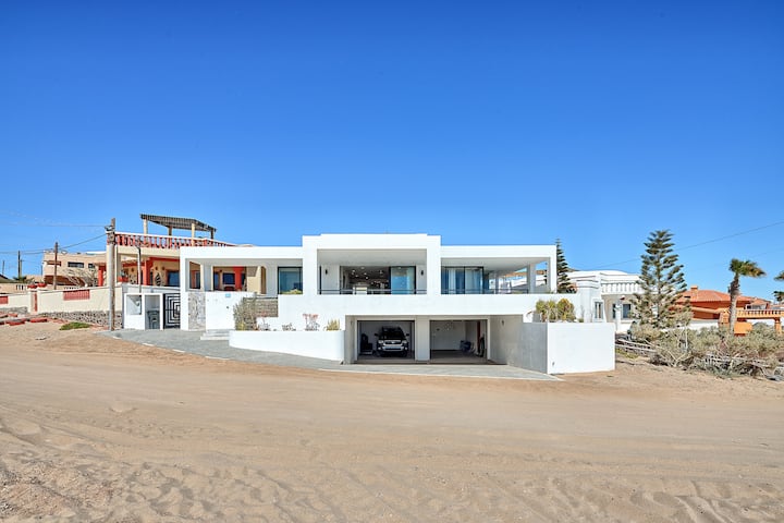 Beach Home Ocean View Steps From The Beach - 佩尼亞斯科港