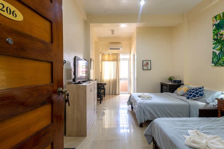 Bed & Breakfast - Fibr Wifi Hot Shower City Proper - Candon