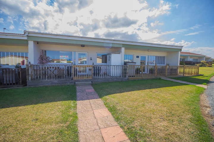 Chalet For Hire At Rainbows End Near A Beautiful Norfolk Beach Ref 31039r - Mundesley