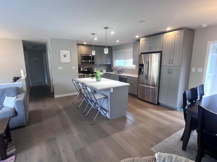 Brackendale Farm, Country Setting Within Squamish! - Squamish