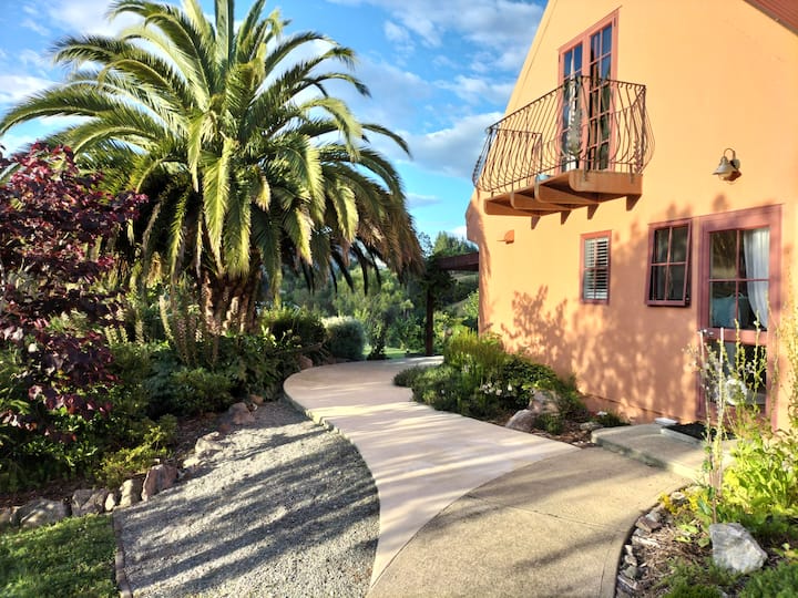 The Courtyard - In A Beautiful Rural Location - Marlborough District