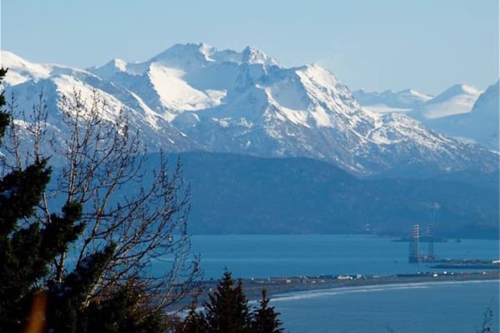 Rustic Elegance Near Town - Homer, AK
