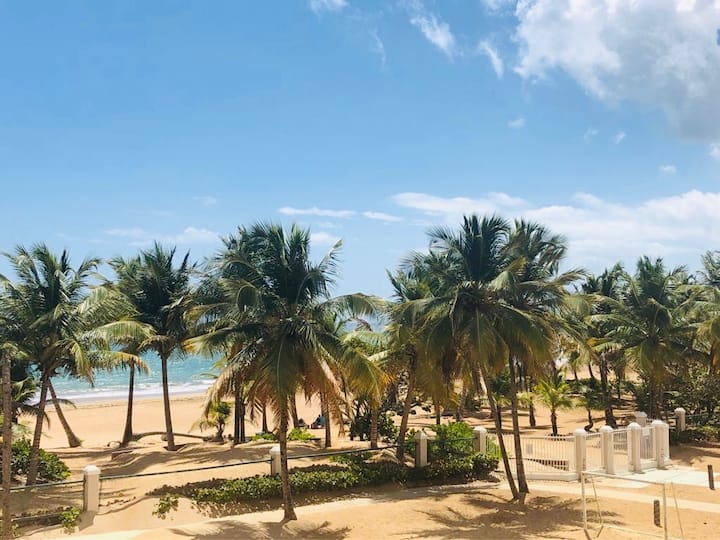 Beachfront Condo Family Friendly Near El Yunque - Puerto Rico