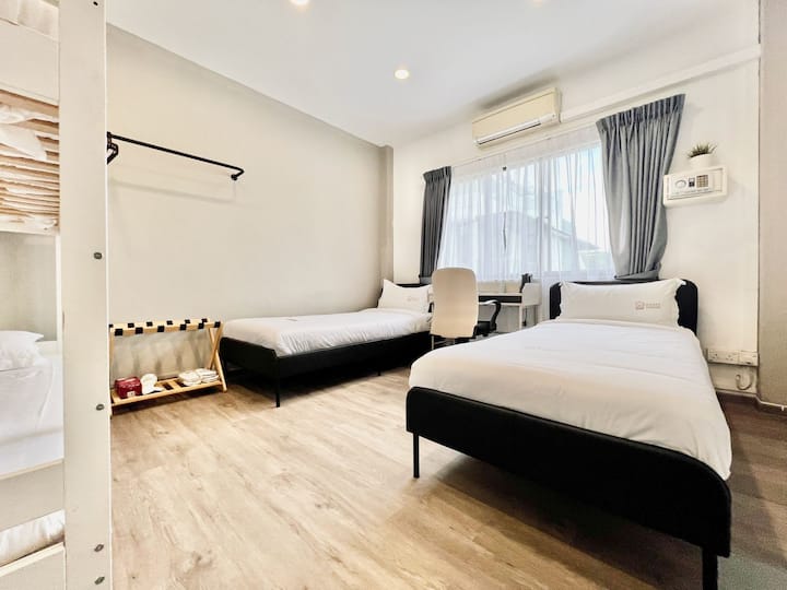 Quad Ensuite Room! 10min To Nus And Mrt (209) - Singapore