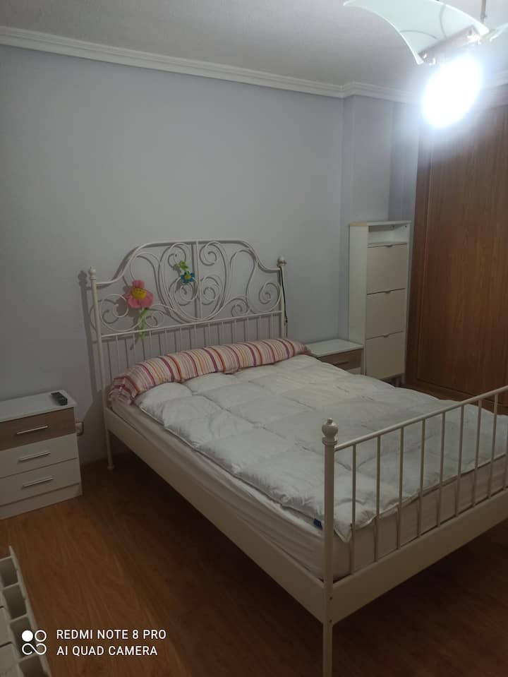 Habitación Independiente Precio Por Huésped - Ciudad Real