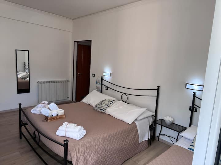Camera Tripla Silenziosa Nel Centro Di Levanto - Levanto
