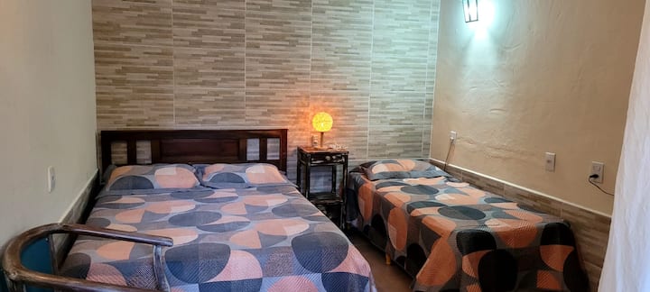 B -03 Pessoas - 5 Mim A Pé Da Praia De Itaquanduba - Ilhabela