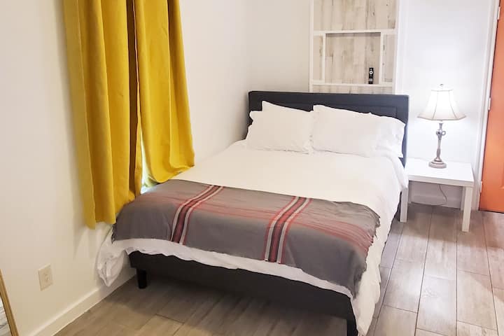 Lotus | 1 Br Near Downtown |Close To Everything 3b - Houston, TX