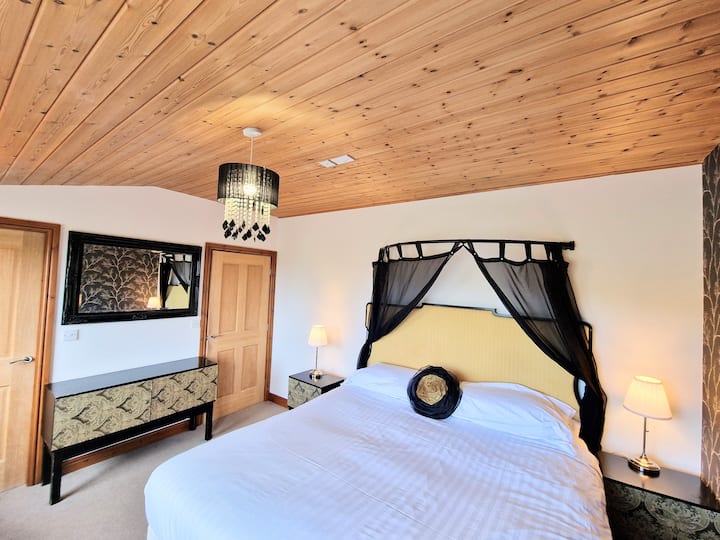 Top 10 Log Cabins With Hot Tub Near Falkirk, UK - Updated 2024 | Trip101