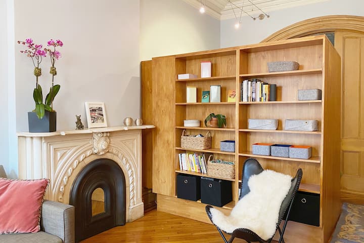 Stylish Designer Brownstone Sanctuary - Brooklyn, NY