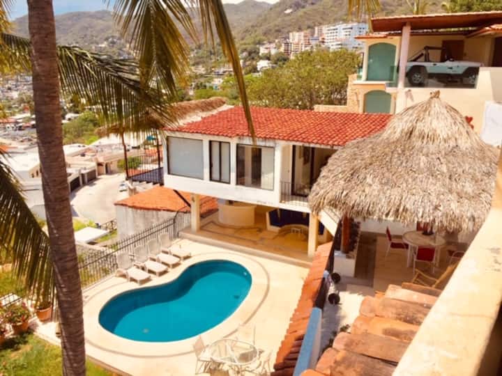 Hermosa Residencia, Vista Bahía, Alberca Y Jardín. - Acapulco
