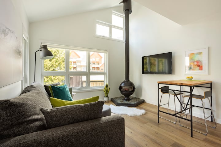 Modern 1 Bd- 3 Min To Gondola/ Free Parking - Canada