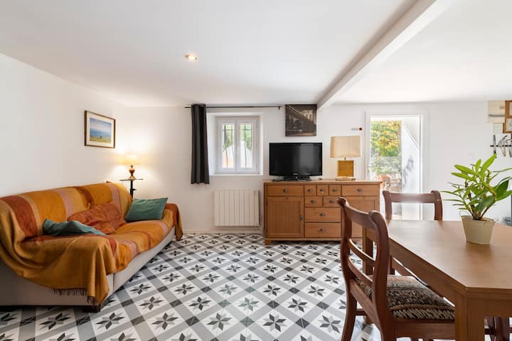 Studio Indépendant Avec Cuisine Et Salle De Bain - Marseille