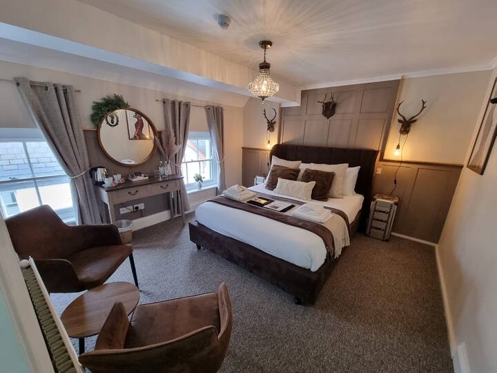 Deer's Forest Room - Creates Monmouth - Monmouth