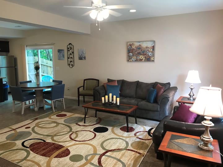 Close To Mu & Hospitals, Private Bedroom/bath - Columbia, MO