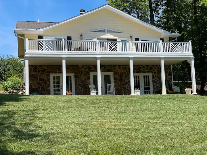 Recently Renovated Cabin On Smith Mountain Lake - Smith Mountain Lake, VA