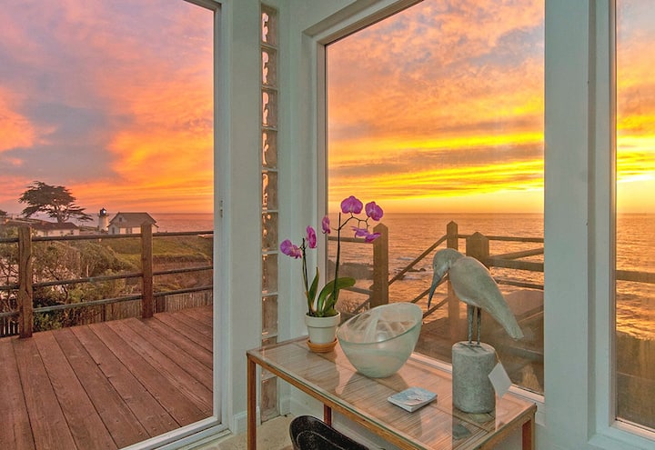 Above The Crashing Surf, Elegant Oceanside Home. - Pacífica, CA