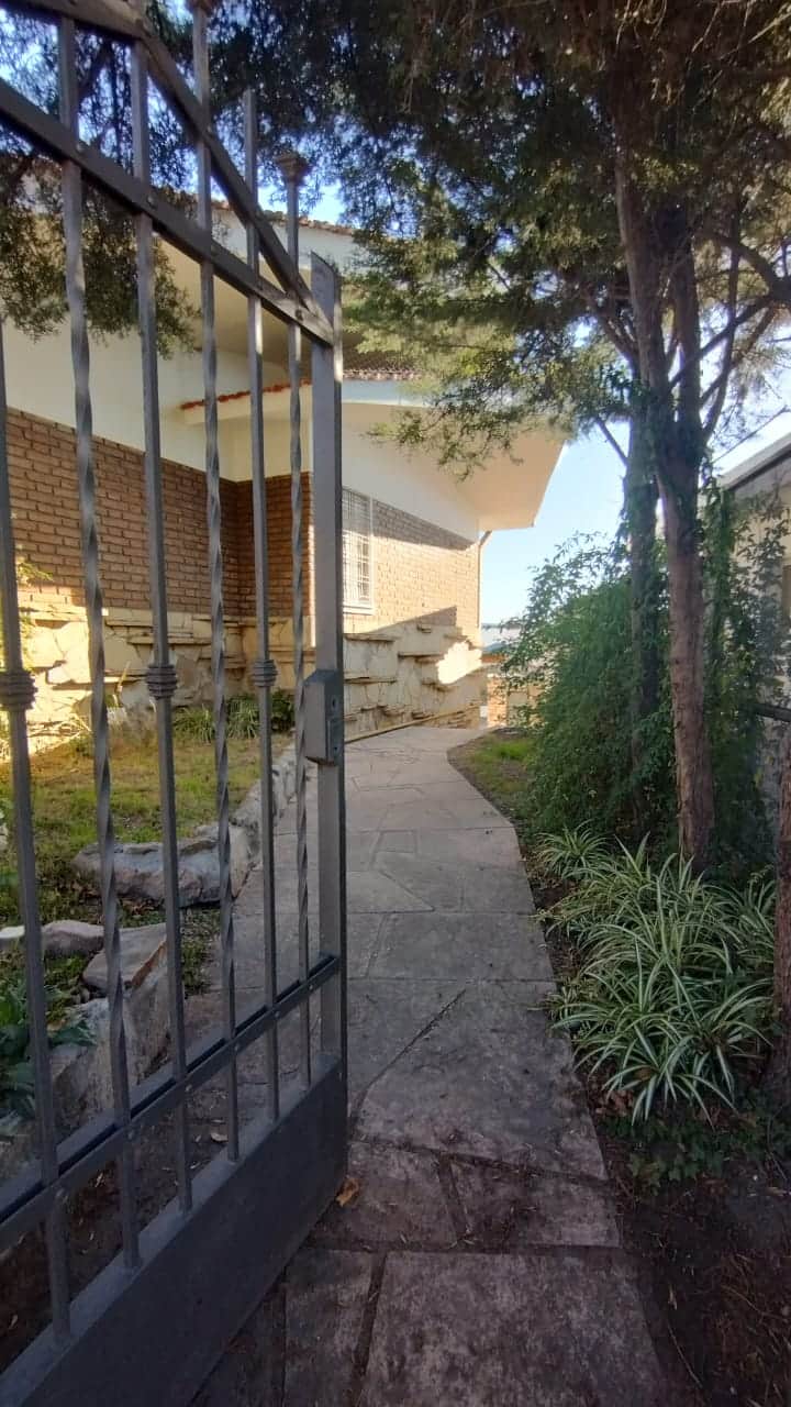 Luminoso, Céntrico, Cálido,y Súper Seguro - La Falda