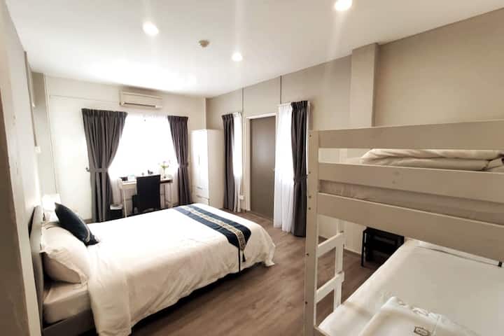 Spacious Family Rm @ Nus & Haw Par Villa Mrt (303) - Jurong East