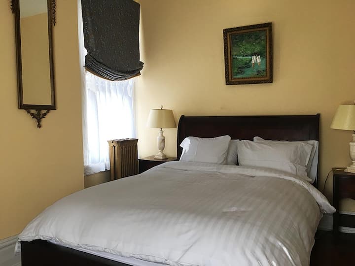 Garden Room, Queen Room - Kingston, NY