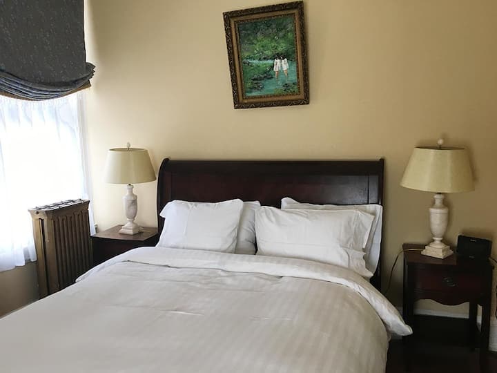 Garden Room, Queen Room - Kingston, NY