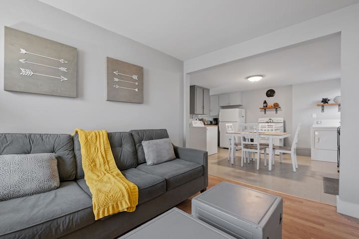 Bright Modern Open Layout 2nd Flr Short To Midterm - マンチェスター, NH