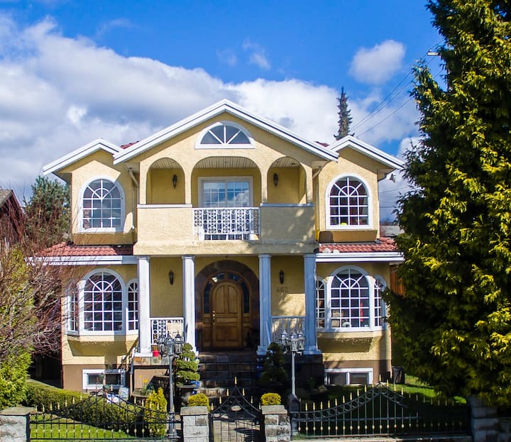 N Van - Luxury & Private Suite/free Park/wi-fi/w&d - Vancouver