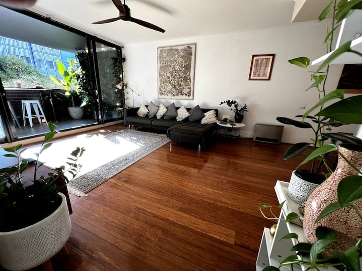 Inner City Luxury Living 3 Bedroom & Free Parking - Sydney