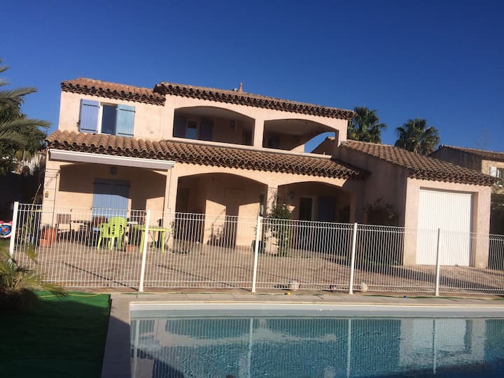 Appartement 85 M2 Avec Piscine Et Terrasse - - Saint-Cyr-sur-Mer