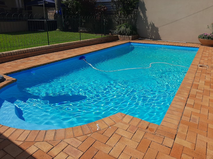 Umgubho Guest Cottage - Queensburgh