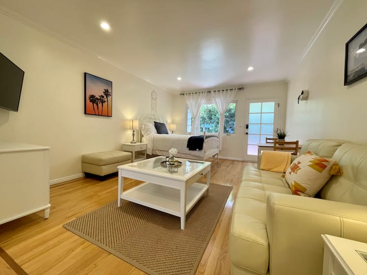 Bright & Cozy Upper Westwood Studio, Near Ucla - Los Angeles