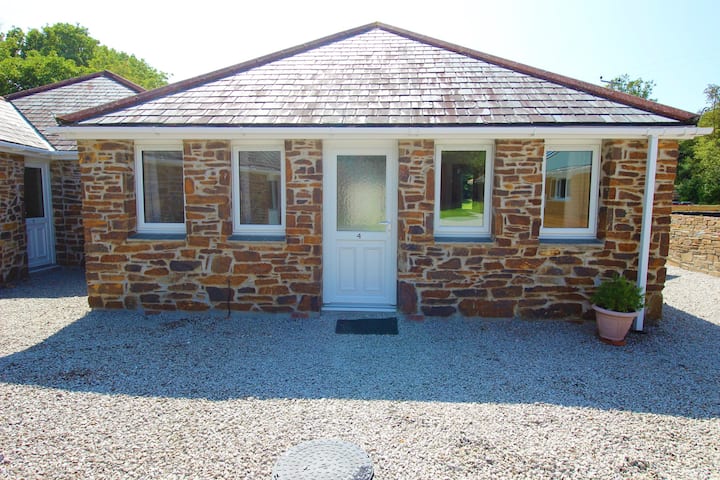 Cornwall Self-catering Near Beach Barn 4 - Pool