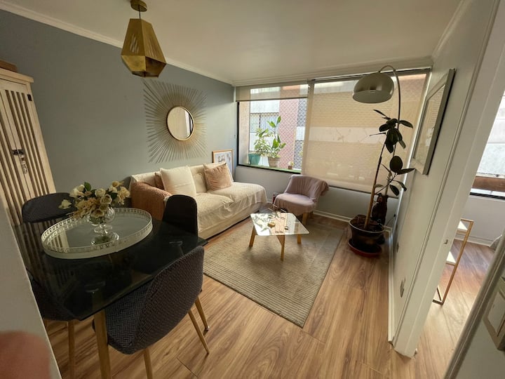 Barrio El Golf, Cómodo Y Acogedor Departamento. - Las Condes