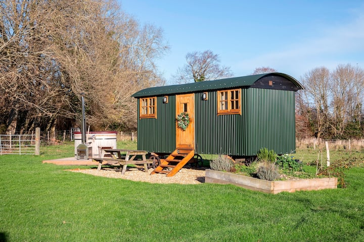 Flockmasters Hut - Mill Laine Farm Shepherds Huts - East Sussex