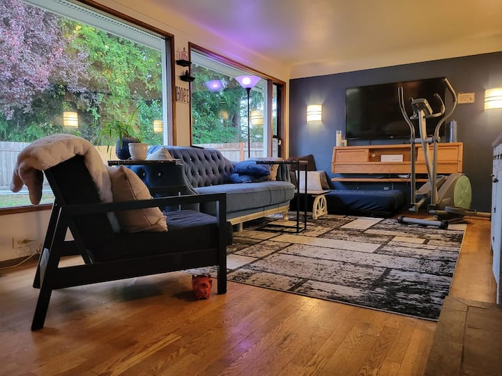Private Bed & Bath - Olympia, WA