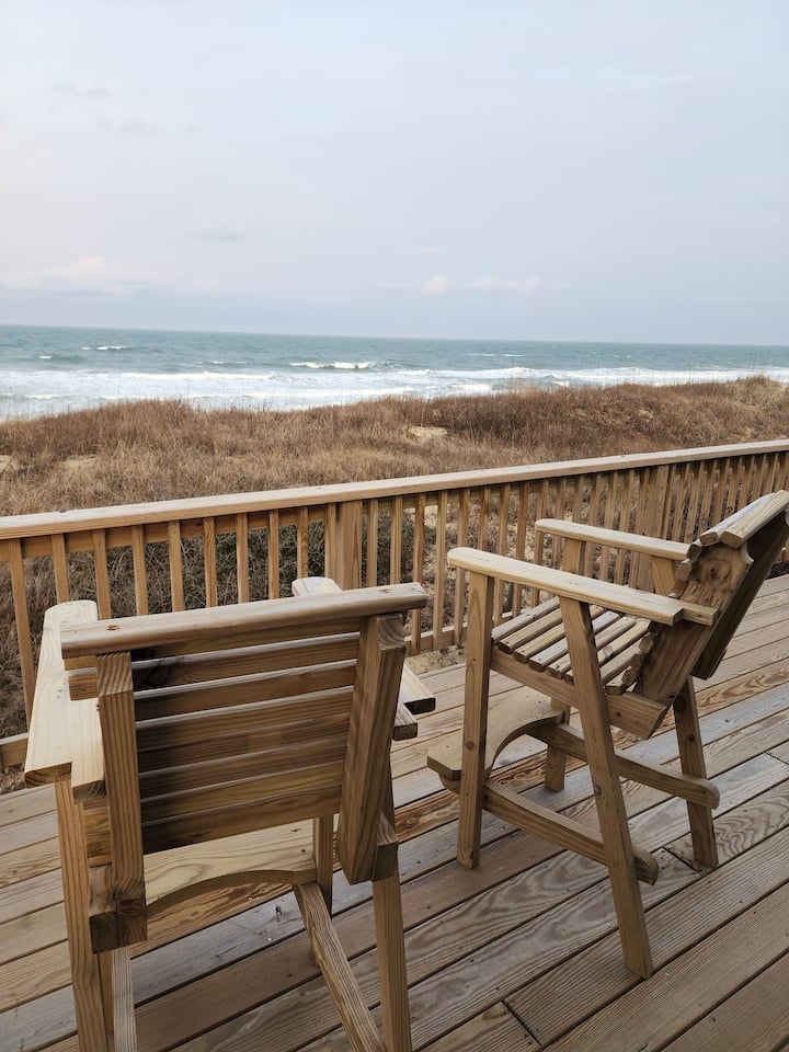 Old Bay Hideaway Oceanfront Cottage 4 Bdrm, 2 Bath - Duck, NC