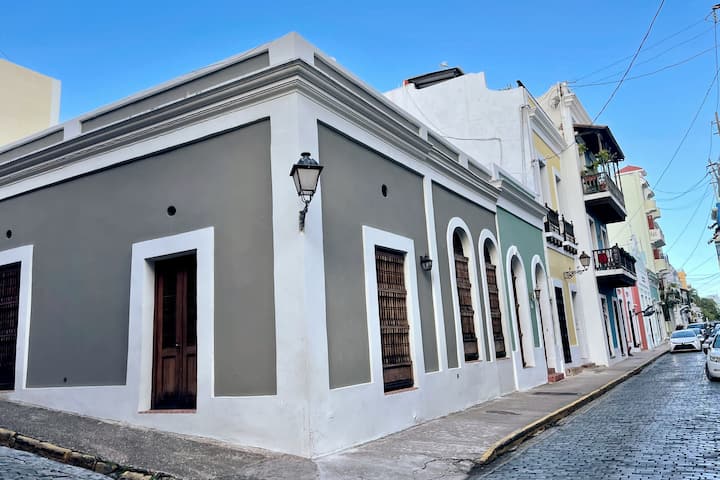 Artsy House - Great Location - Parking Included! - San Juan, Puerto Rico