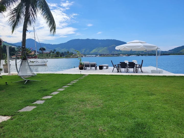 Angra Dos Reis, Casa Na Praia, 6 Qts, No Mar! - Angra dos Reis