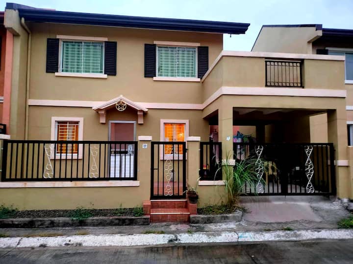 4 Bedrooms With Balcony And Garage - Cavite